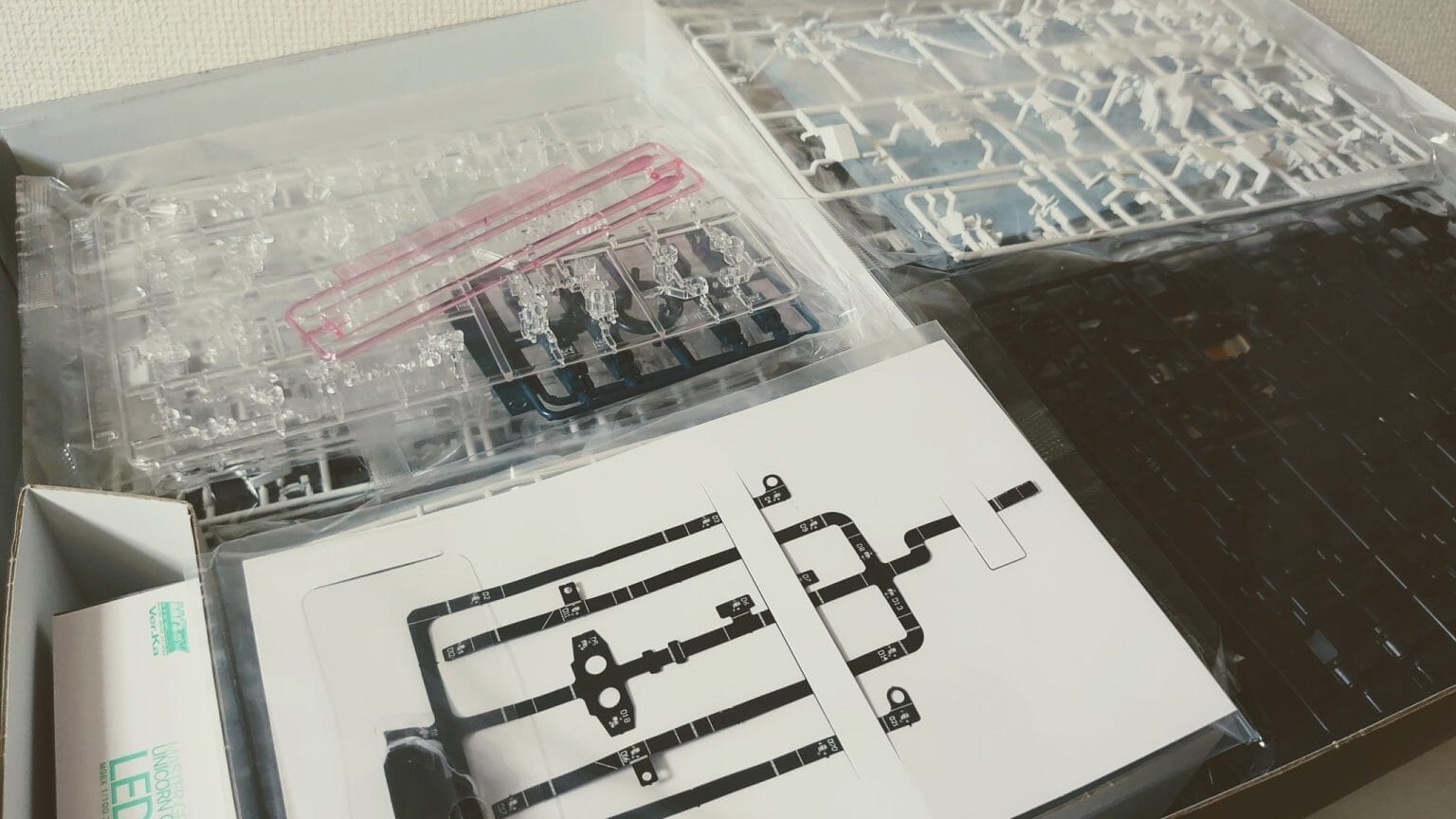 MGEX「1/100 ユニコーンガンダム Ver.Ka」、MG「1/100 フルアーマーユニコーンガンダム Ver.Ka」レビュー【前編】 – PachiLateji -ガンプラレビューBLOG-